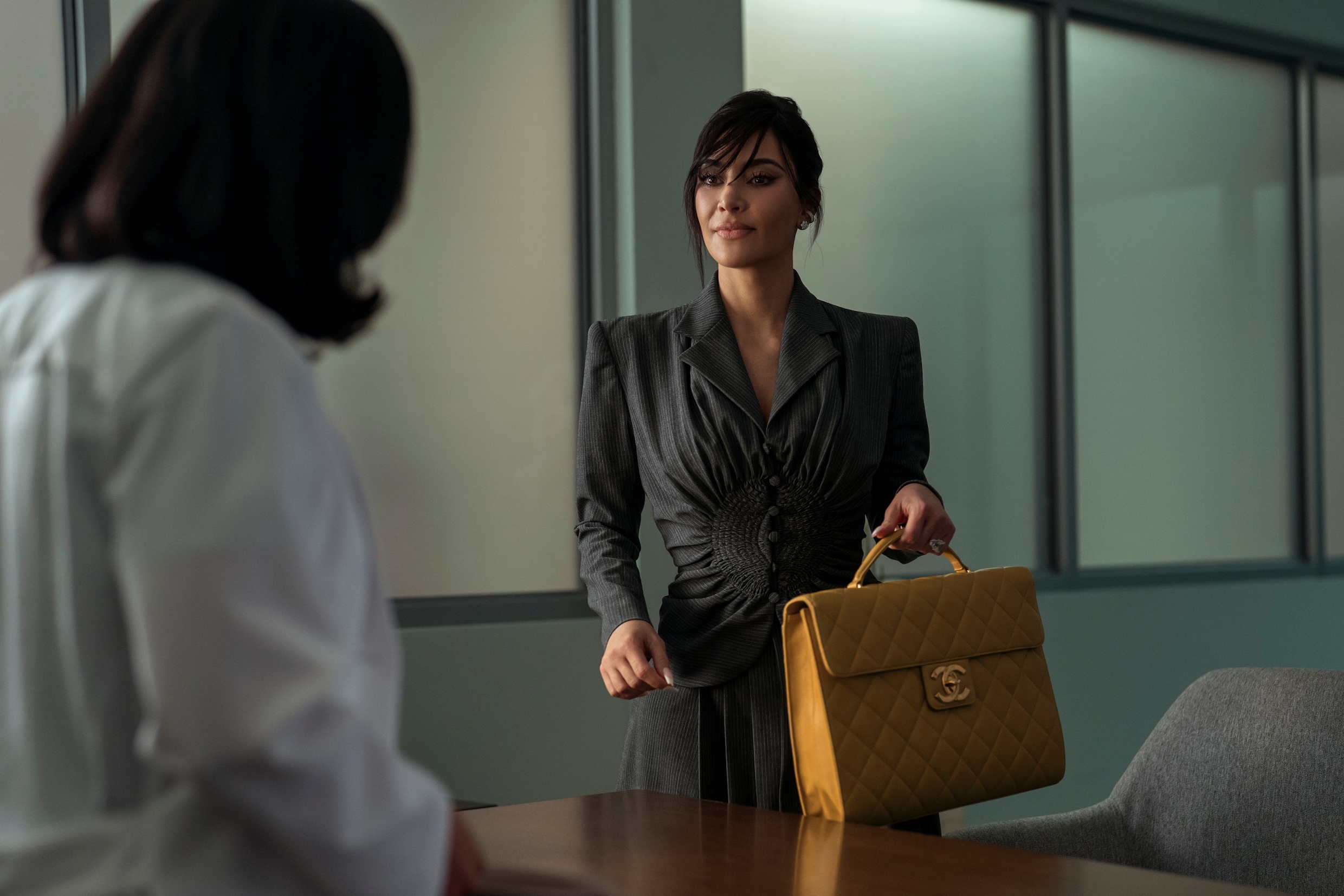 Recensie ‘All’s Fair’ met Kim Kardashian op Disney+: flop van het jaar ...