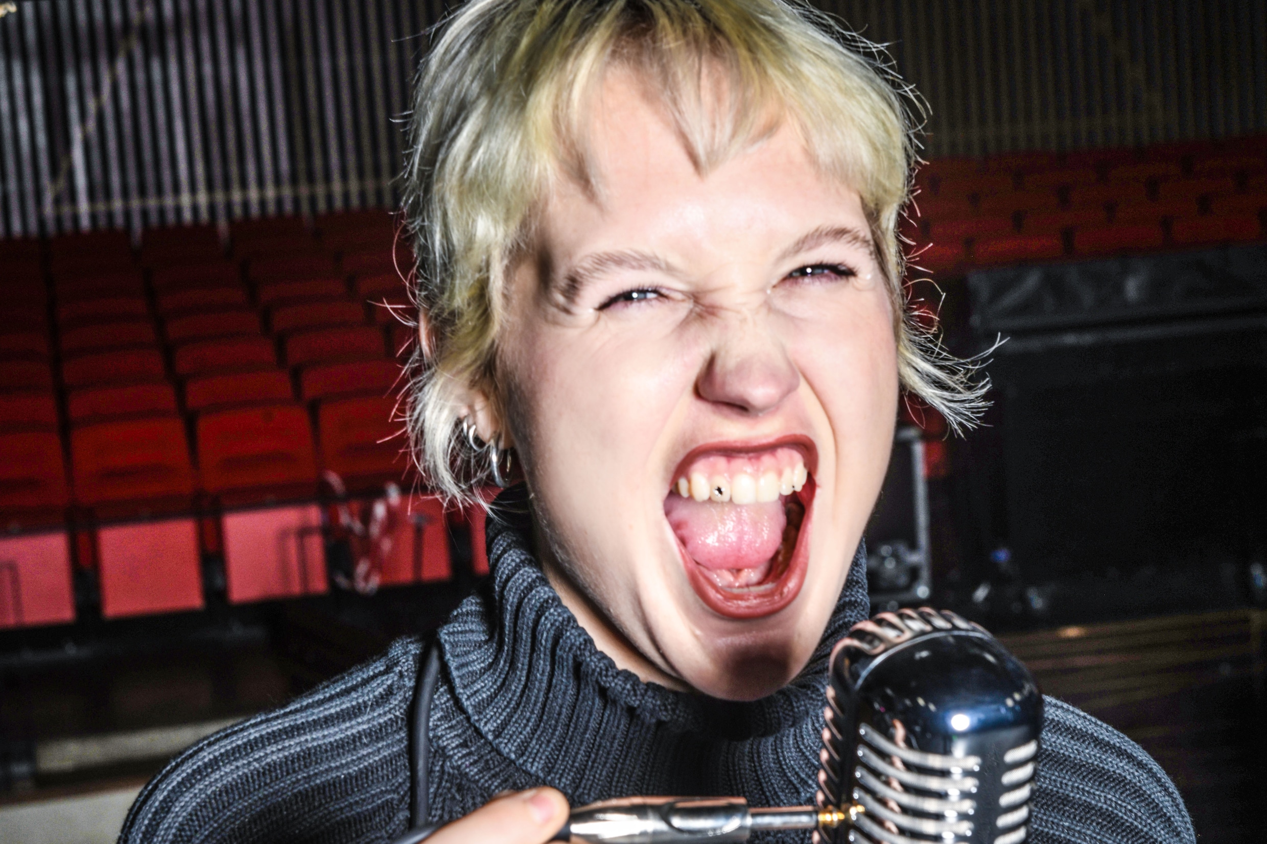 Kaat Van Stralen: ‘Het is de schuld van de muziekindustrie dat ik af en ...