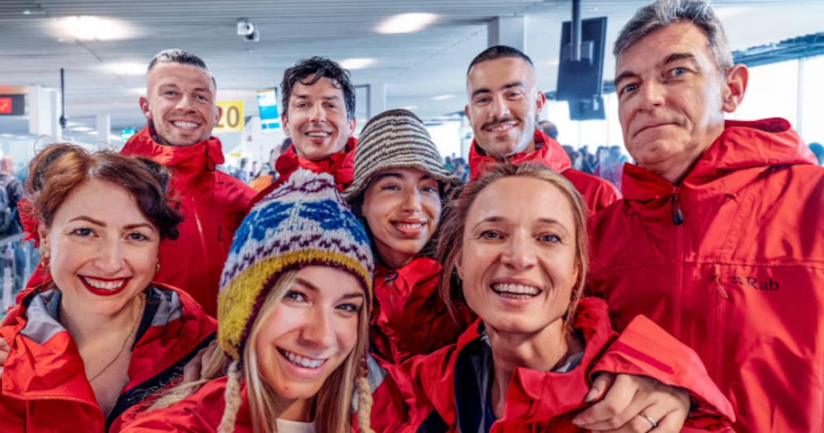 Lezersbrief: ‘Alweer vliegt een stel BV’s naar een ander continent voor een onnozel tv-programma ...