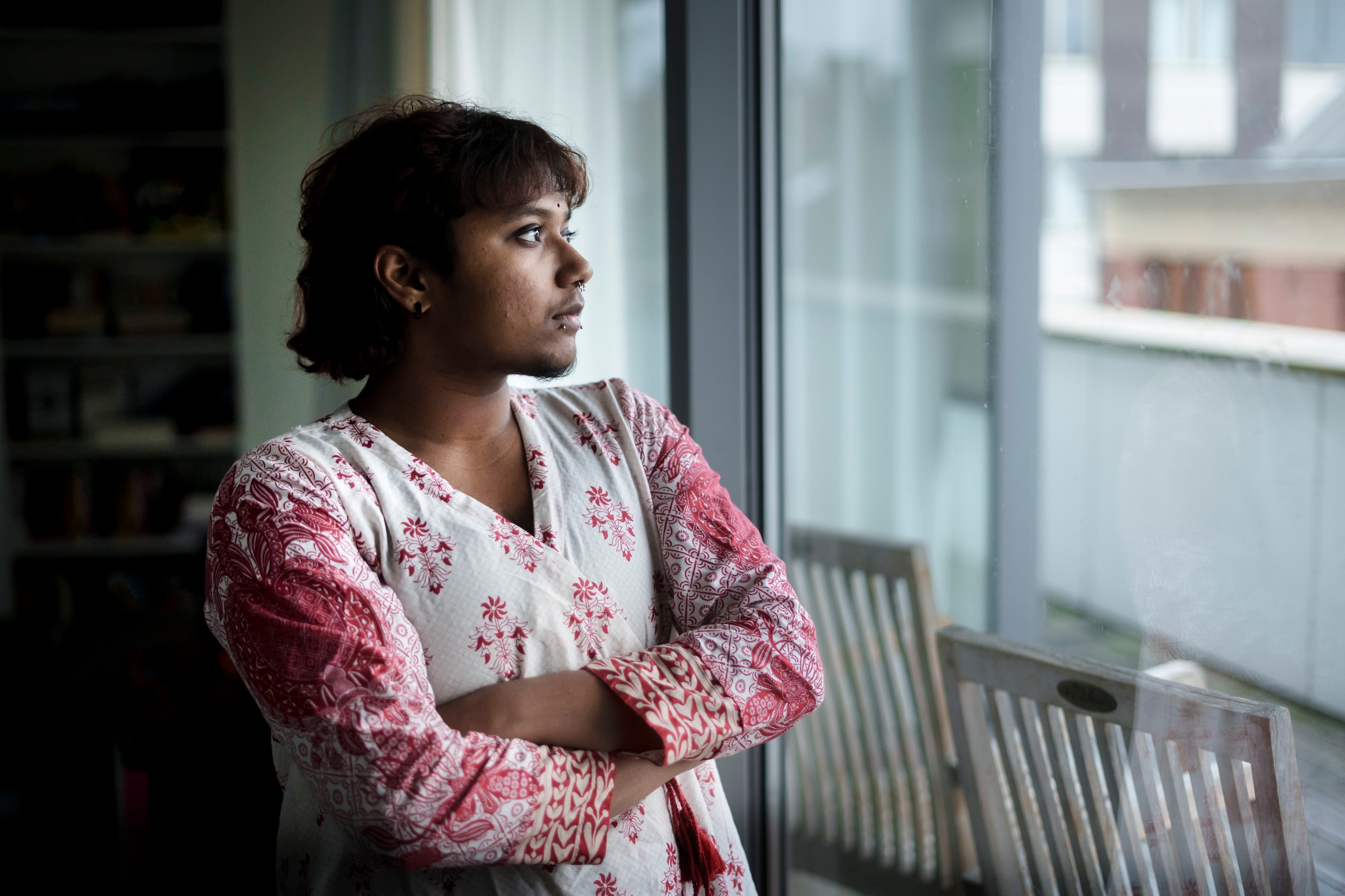 ‘Het was dat of niet meer leven’: maanden wachten op gepaste zorg drijft trans personen naar ...