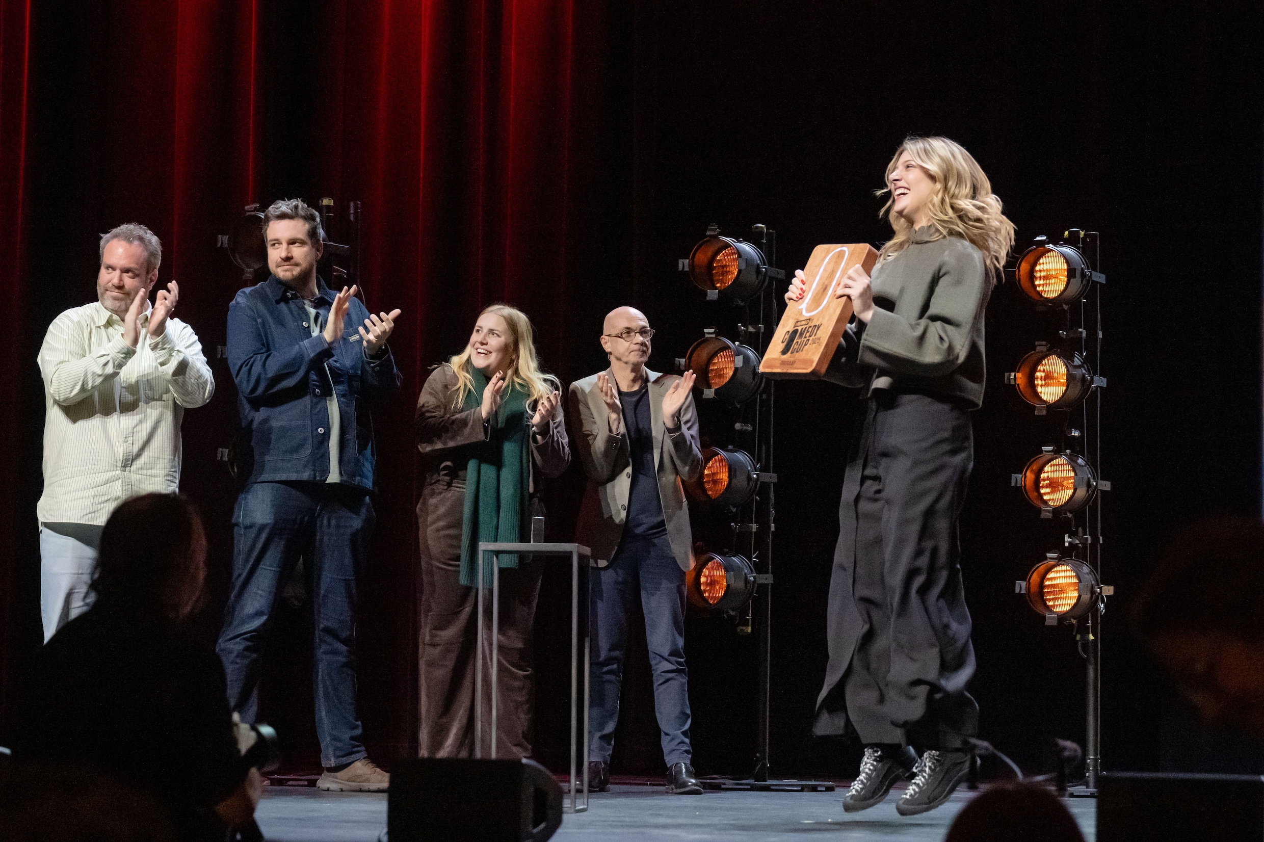 Bregje Iding wint HUMO’s Comedy Cup 2025, dit was de finale: ‘Ofwel ...