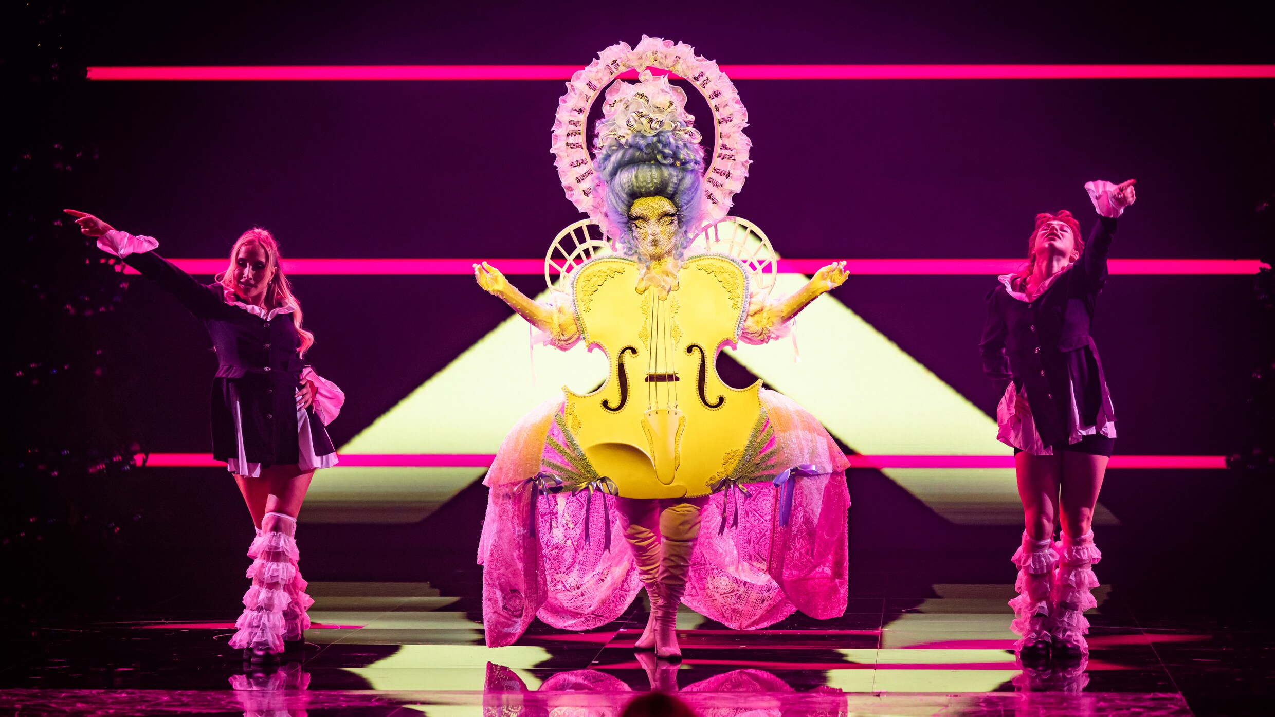 Lisa Van Rossem, de zus van Metejoor, was Viool in ‘The Masked Singer ...