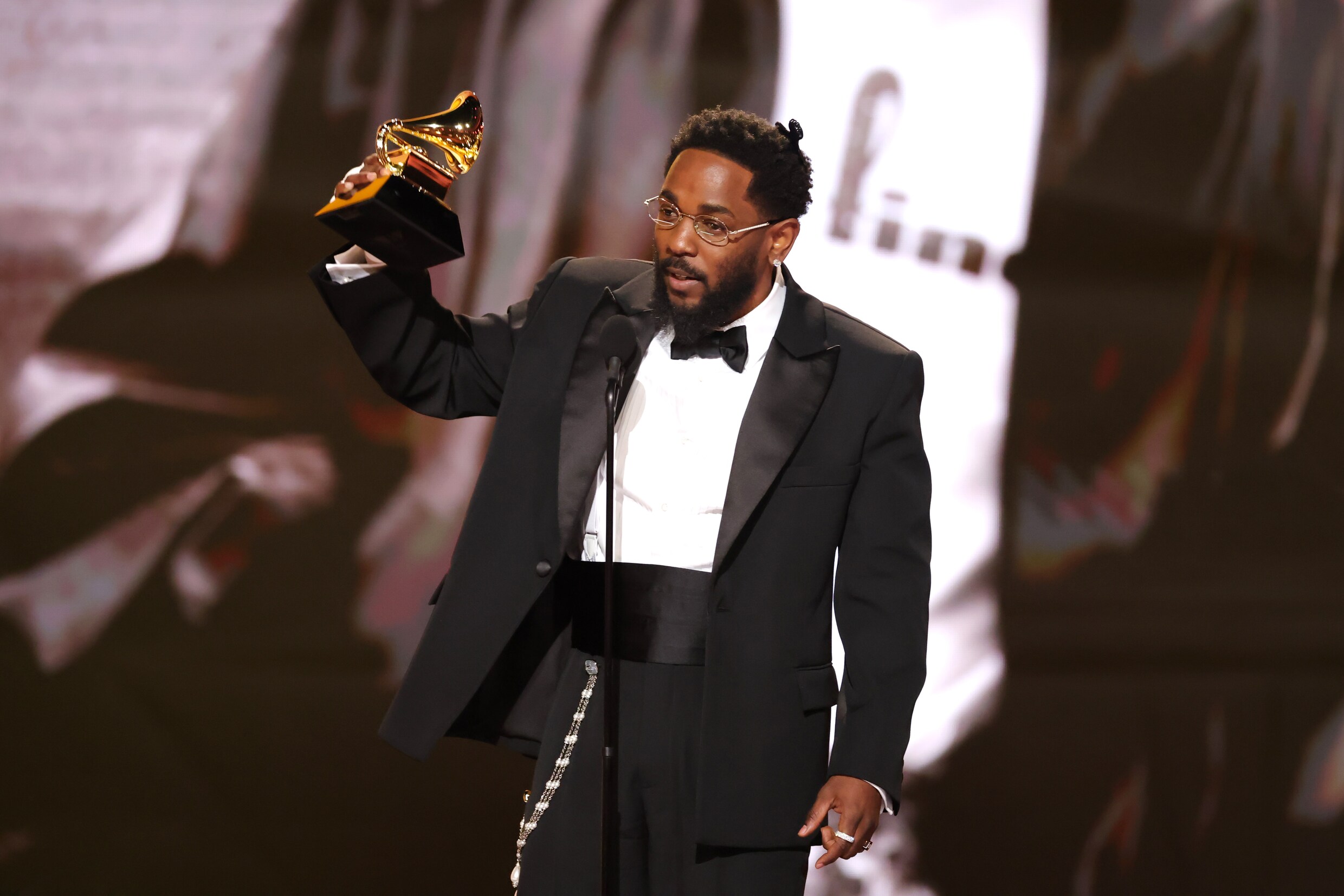 De records van Billie Eillish en Kendrick Lamar, de blunder van Cher en ...