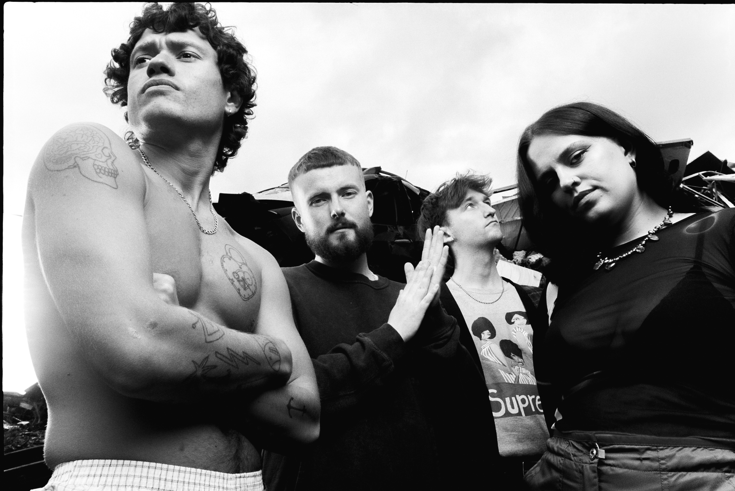 Stone en frontman Fin Power likken hun wonden op tweede plaat: ‘Zonder ...