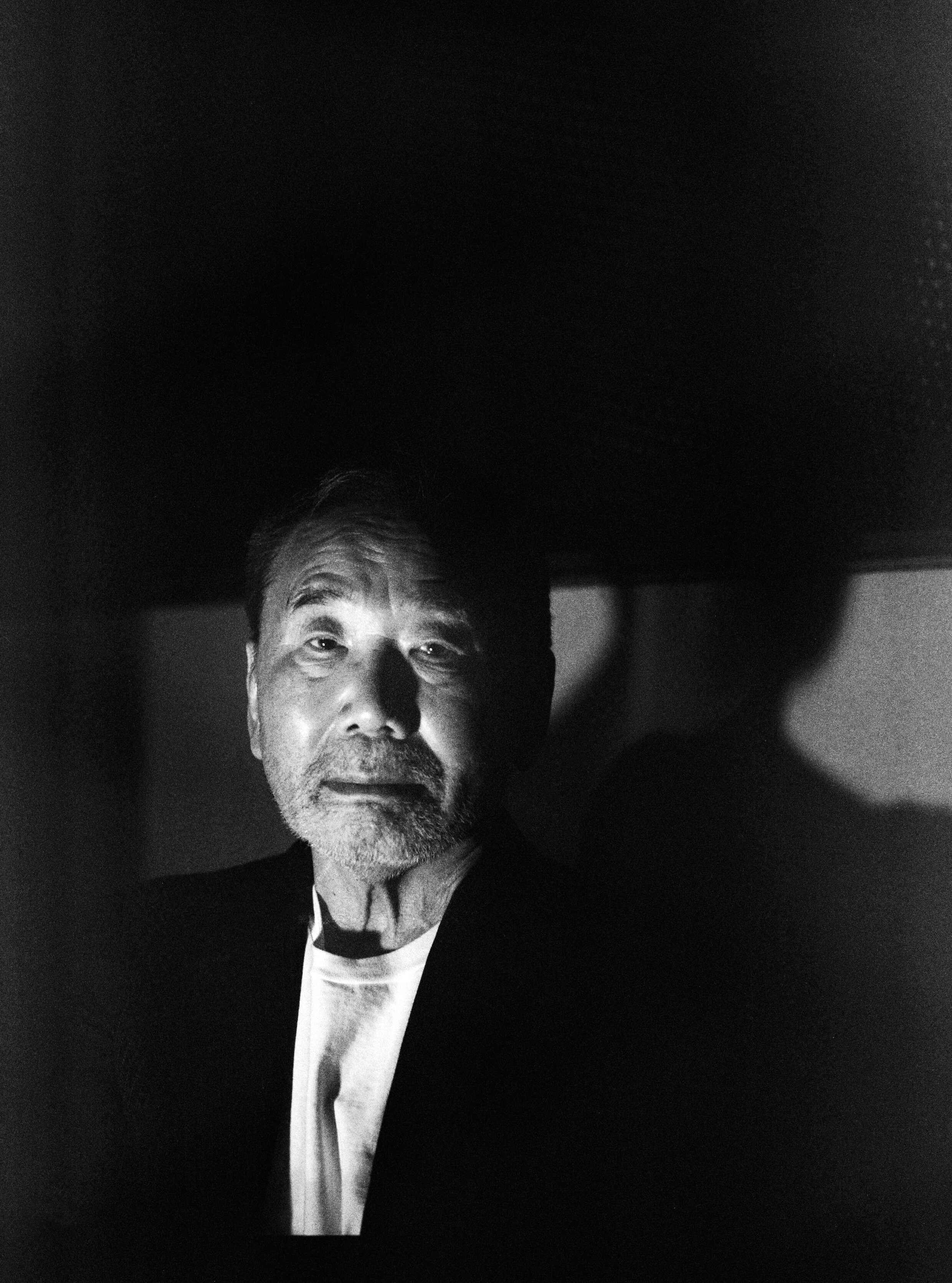 Schrijver Haruki Murakami over succes, twijfel en kritiek: ‘Ik zie ...
