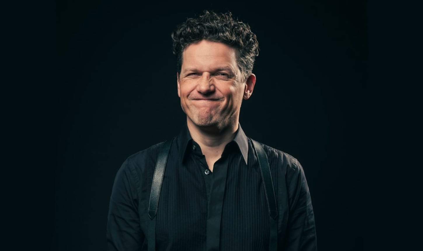 Recensie ‘Farce Majeure’ van Michael Van Peel: bevlogen tirade | Humo ...
